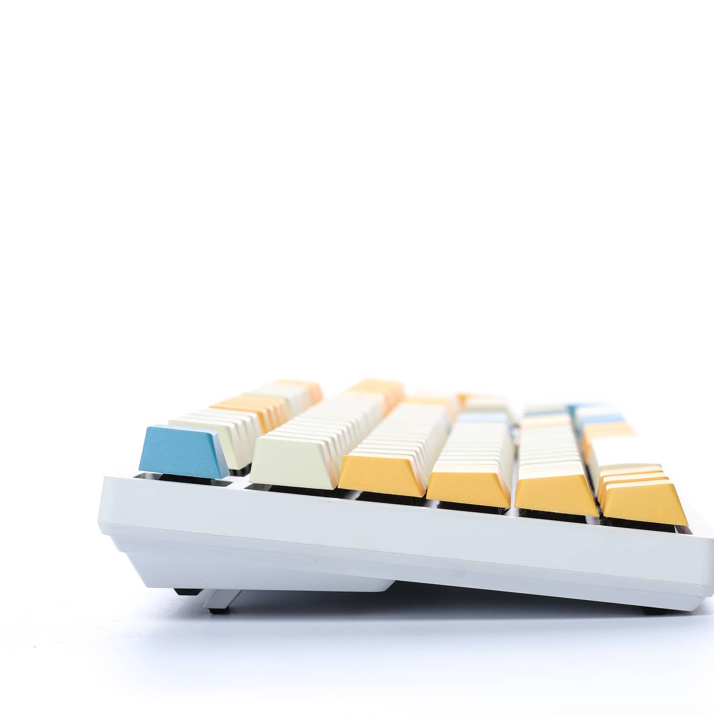 HK Gaming Keycaps: Make Your Mechanical Keyboard *Shine* | Spearblade